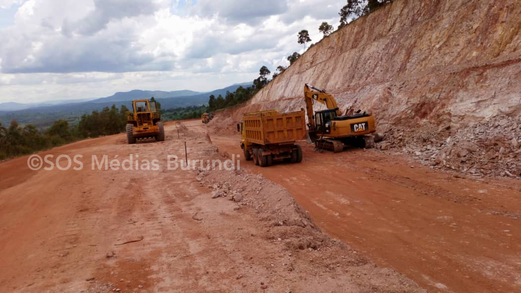 Des maisons détruites suite aux travaux de bitumage de la route Gitega ...