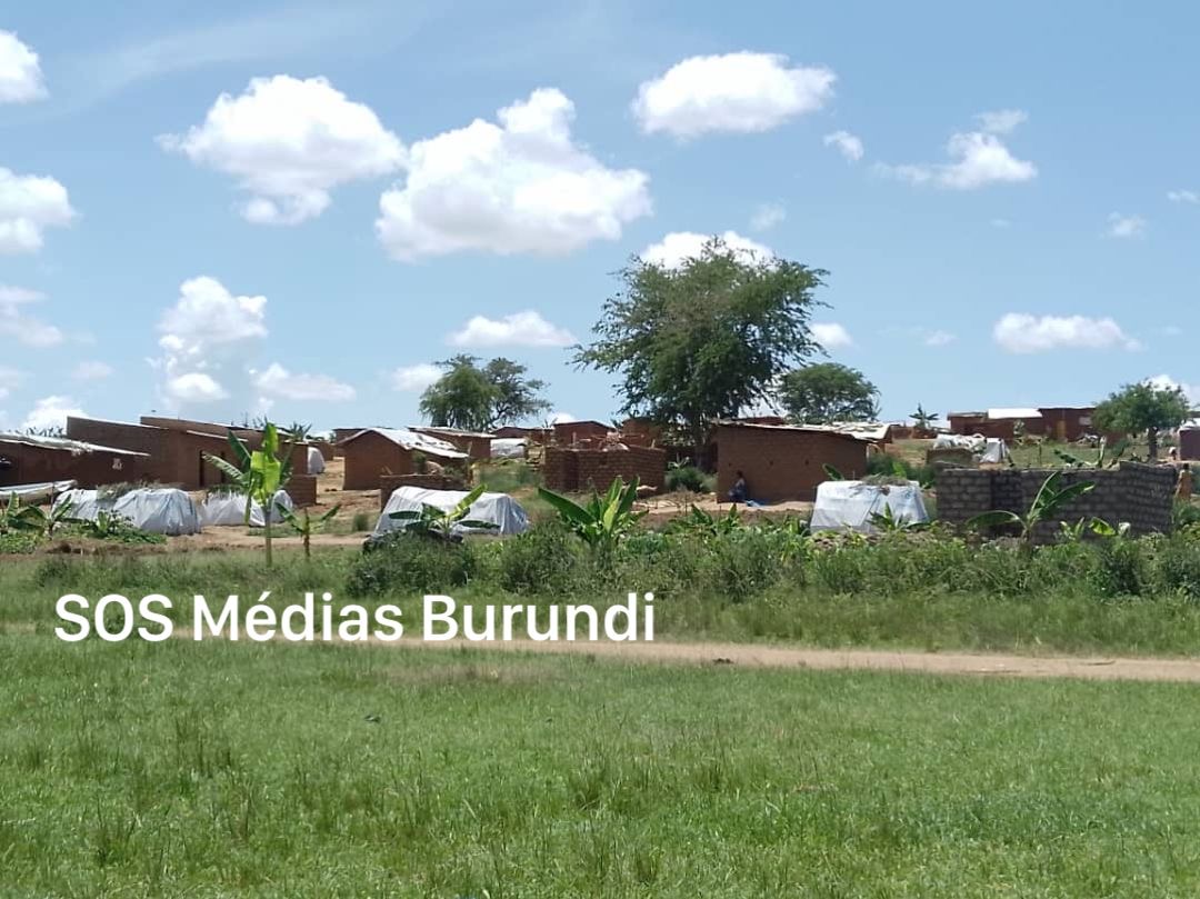 Nakivale (Uganda) : the World Bank supports the empowerment of single ...