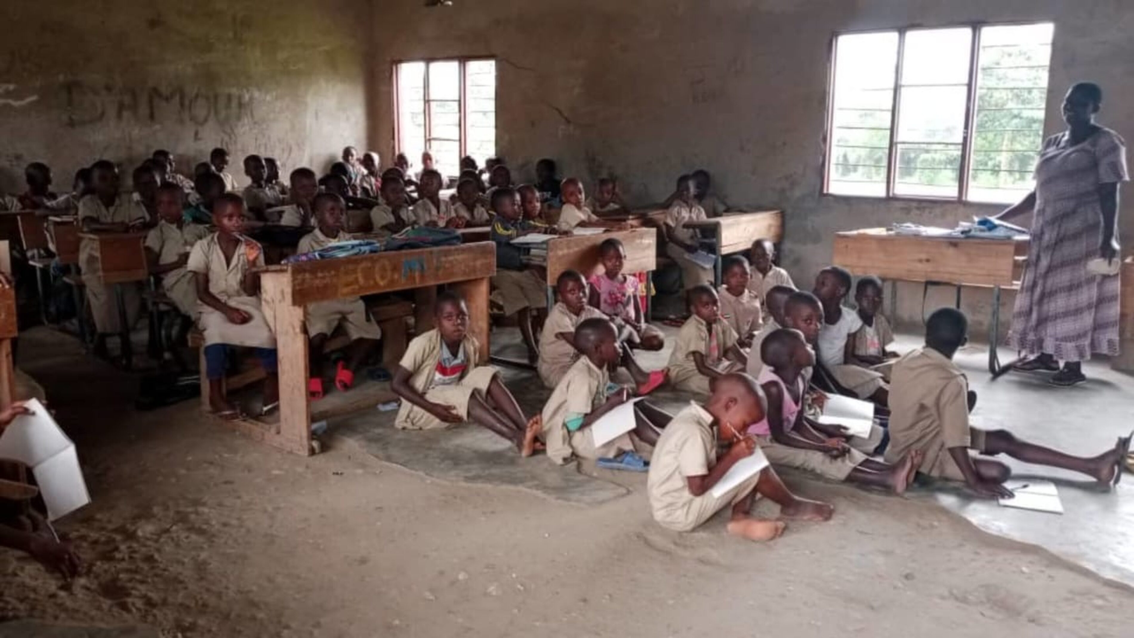 Cibitoke : report cards held hostage by volunteer teachers - SOS Médias ...